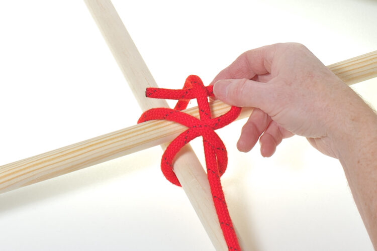 How to Tie a Transom Knot – Mother Earth News